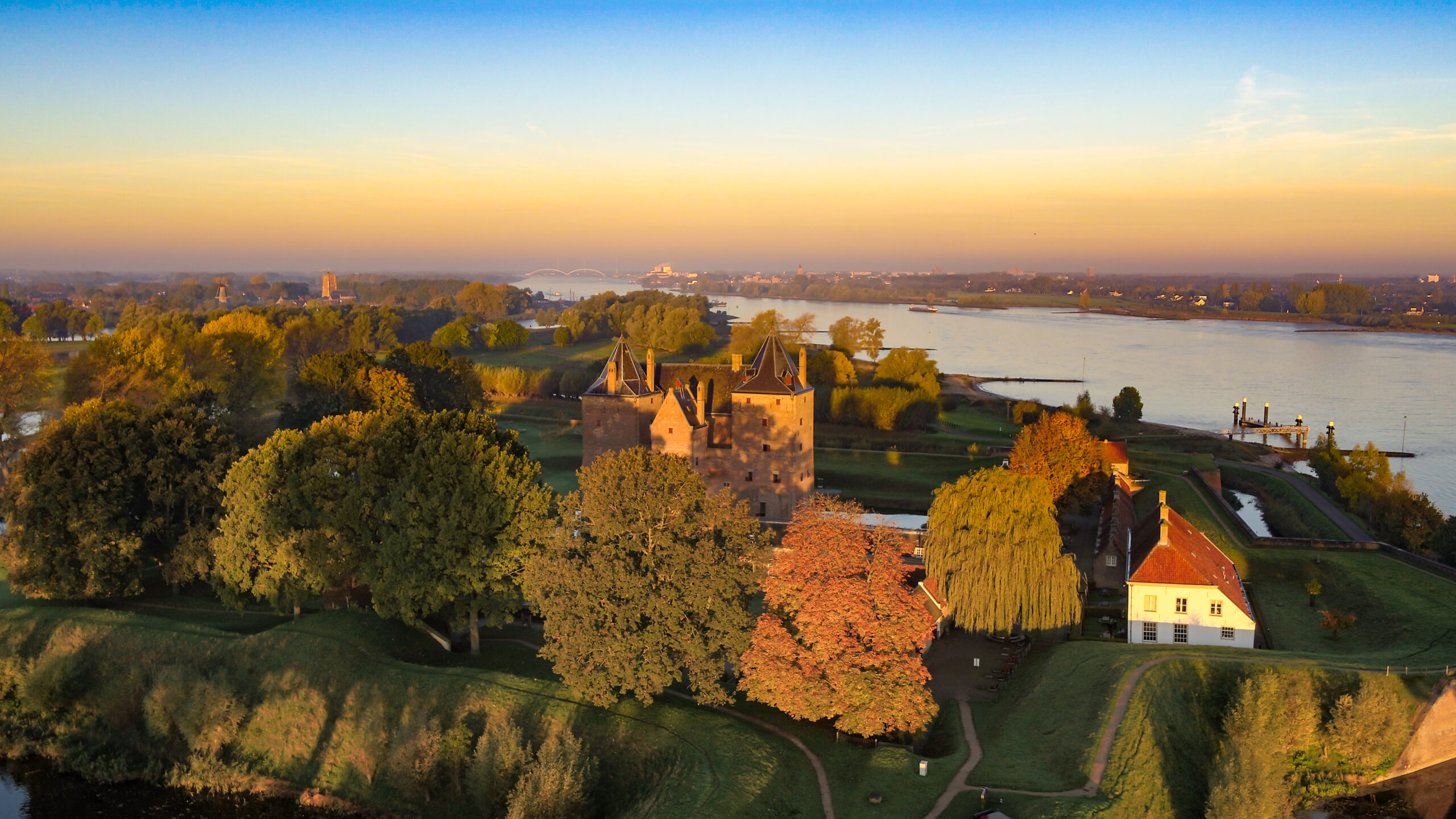 Werken bij Loevestein - Slot Loevestein - Rijksmuseum